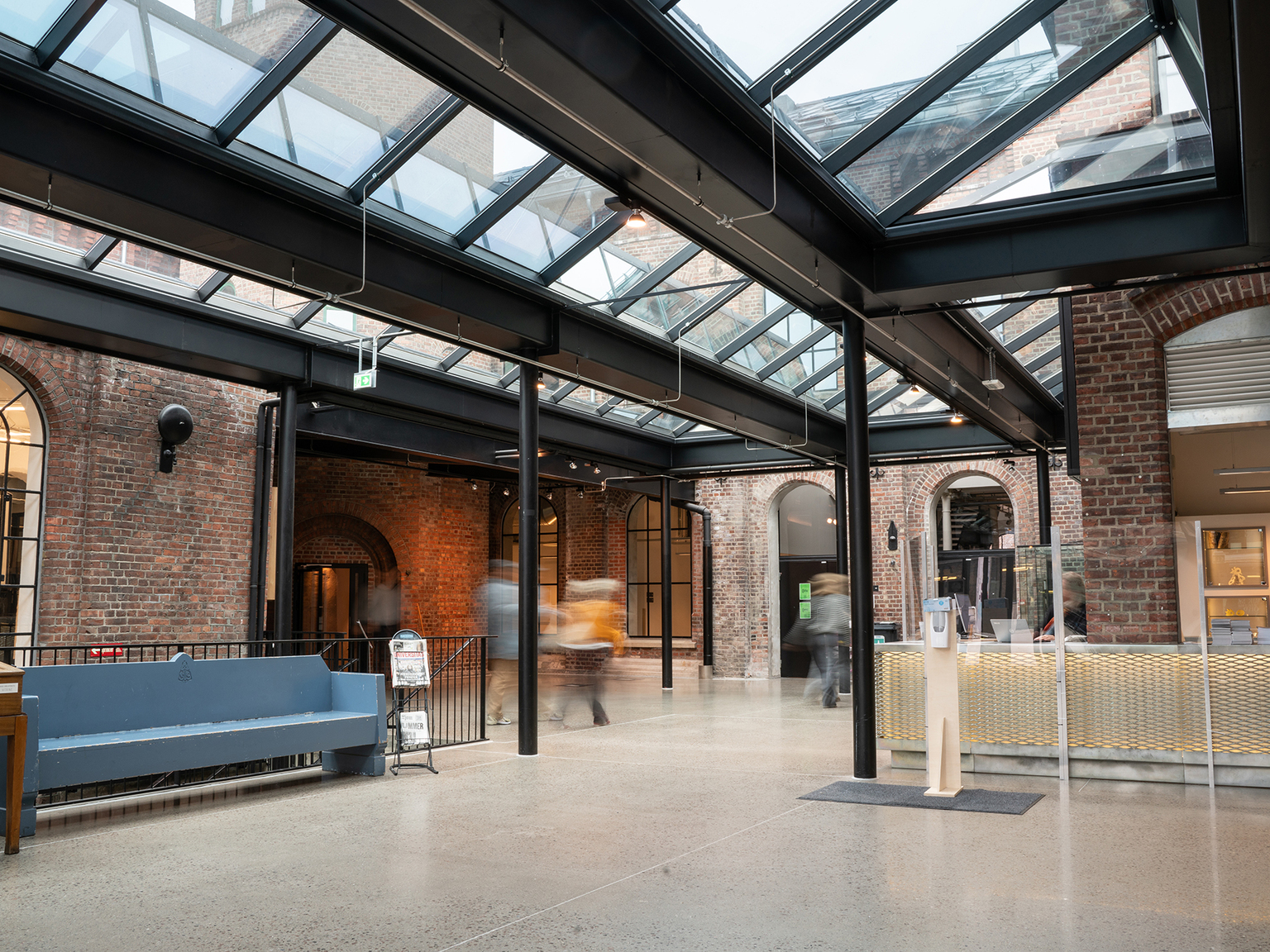 Servicesenteret sommeren 2025 - Kunsthøgskolen i Oslo